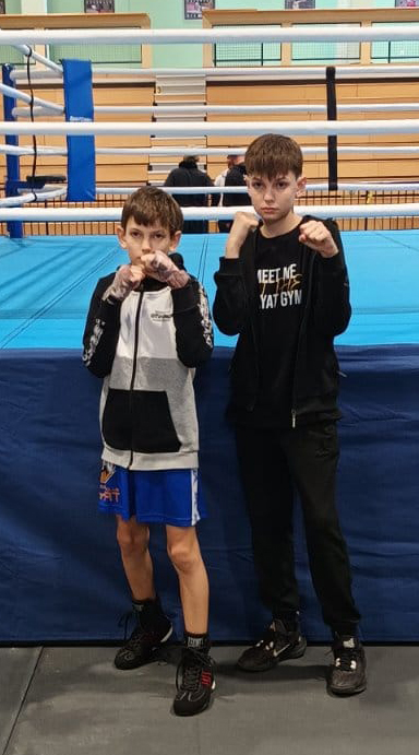 Mladi boksar Stepan za Boksarski kluba Hayat do prve zmage v sezoni ...